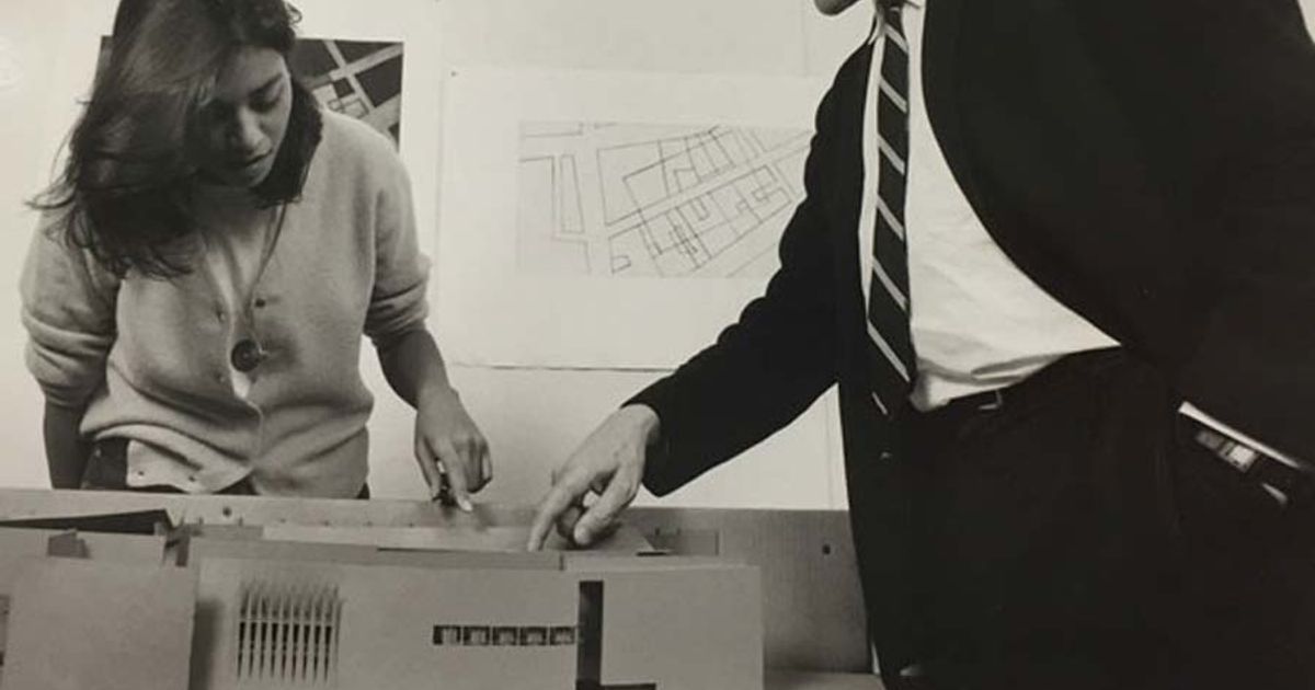 Kenneth Frampton | Architectuul