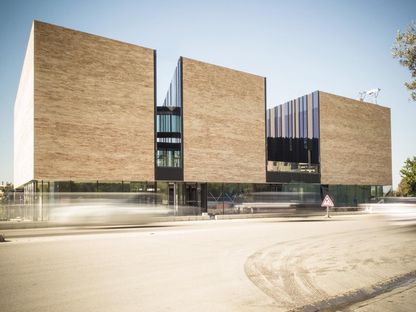 Byblos Town Hall | Architectuul