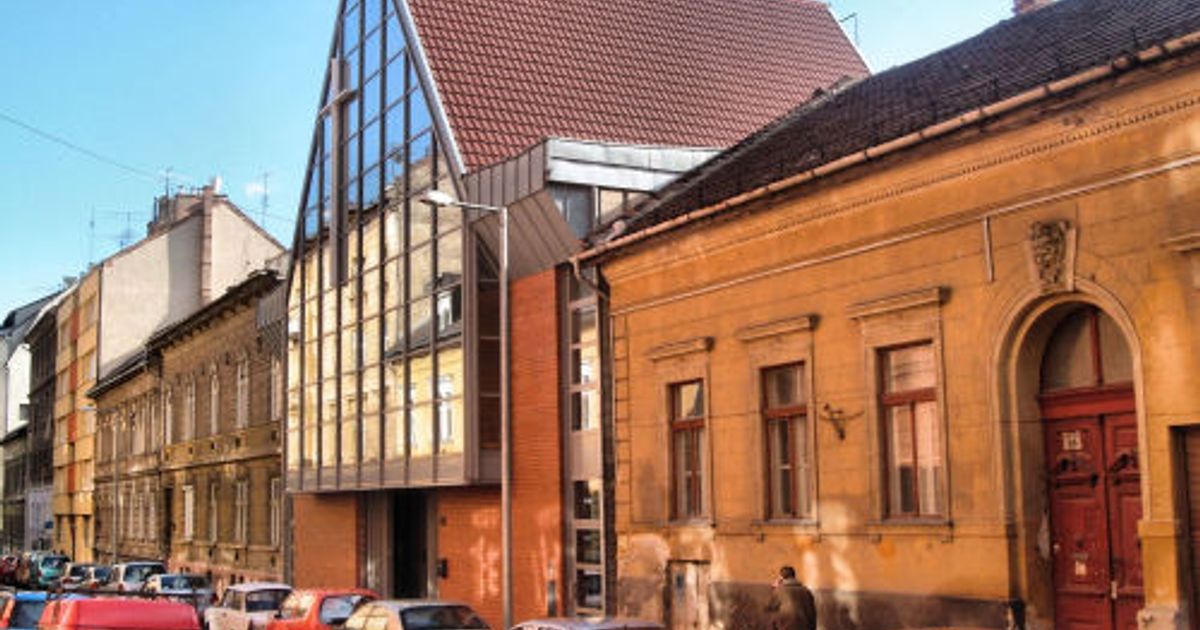 Holy Cross Church | Architectuul