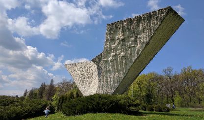 Sumarice Memorial Park | Architectuul