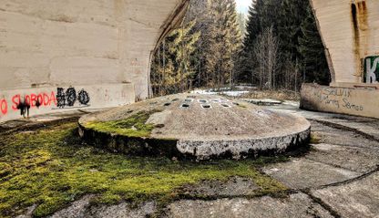 Monument to the Bosanska Krajina Partisan Hospital | Architectuul
