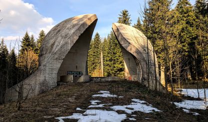 Monument to the Bosanska Krajina Partisan Hospital | Architectuul