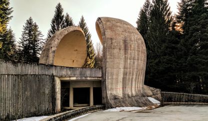 Monument to the Bosanska Krajina Partisan Hospital | Architectuul