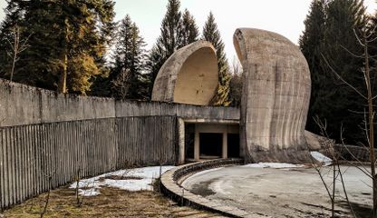 Monument to the Bosanska Krajina Partisan Hospital | Architectuul