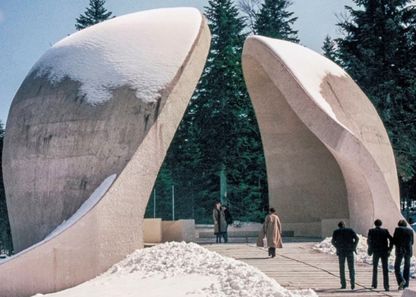 Monument to the Bosanska Krajina Partisan Hospital | Architectuul