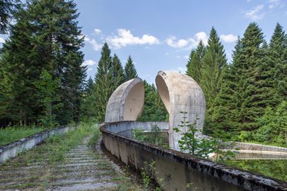 Monument to the Bosanska Krajina Partisan Hospital | Architectuul