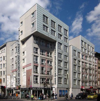 Checkpoint Charlie Museum | Architectuul