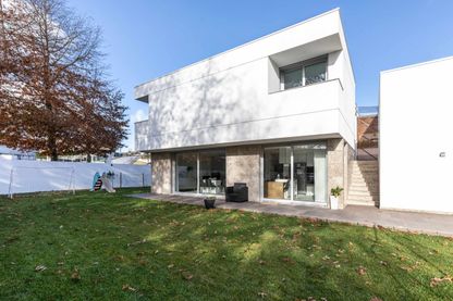 Middle Plan | Architectuul