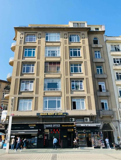 Pertev Apartment Building | Architectuul